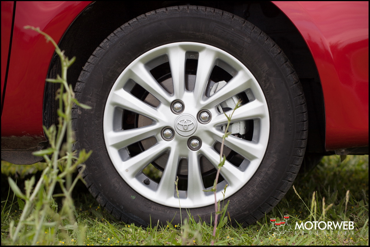 Prueba: Toyota Etios 1.5 XLS - Motorweb Argentina