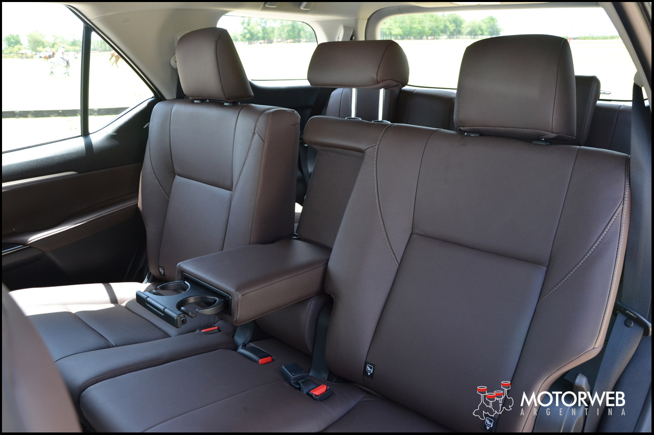 La Toyota SW4 ya se vende en Argentina (Actualizado) - Motorweb Argentina