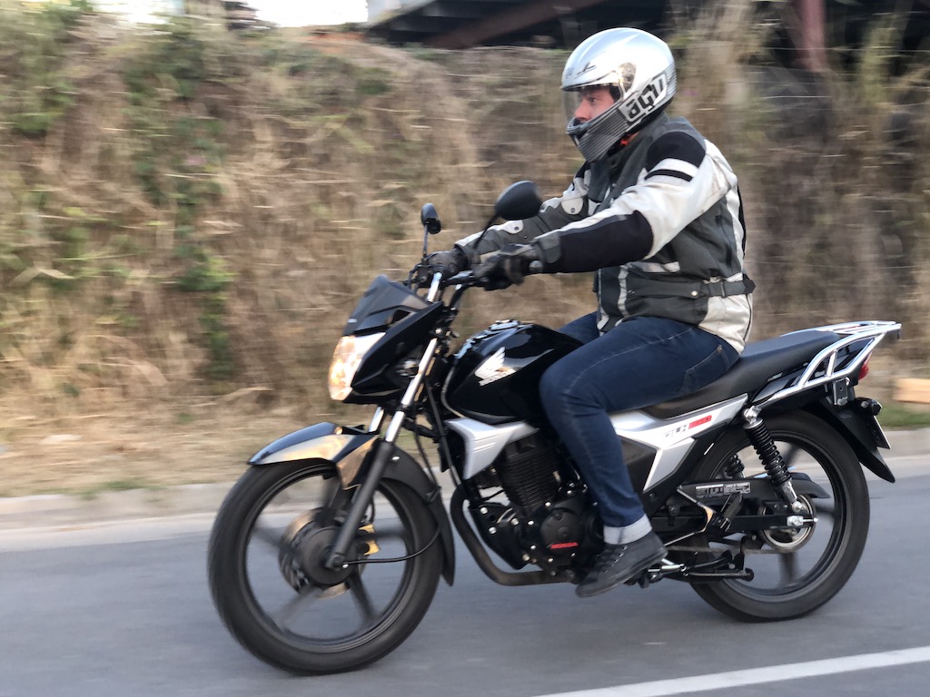 Prueba Honda GLH 150: Gaucha, a la hora del trabajo
