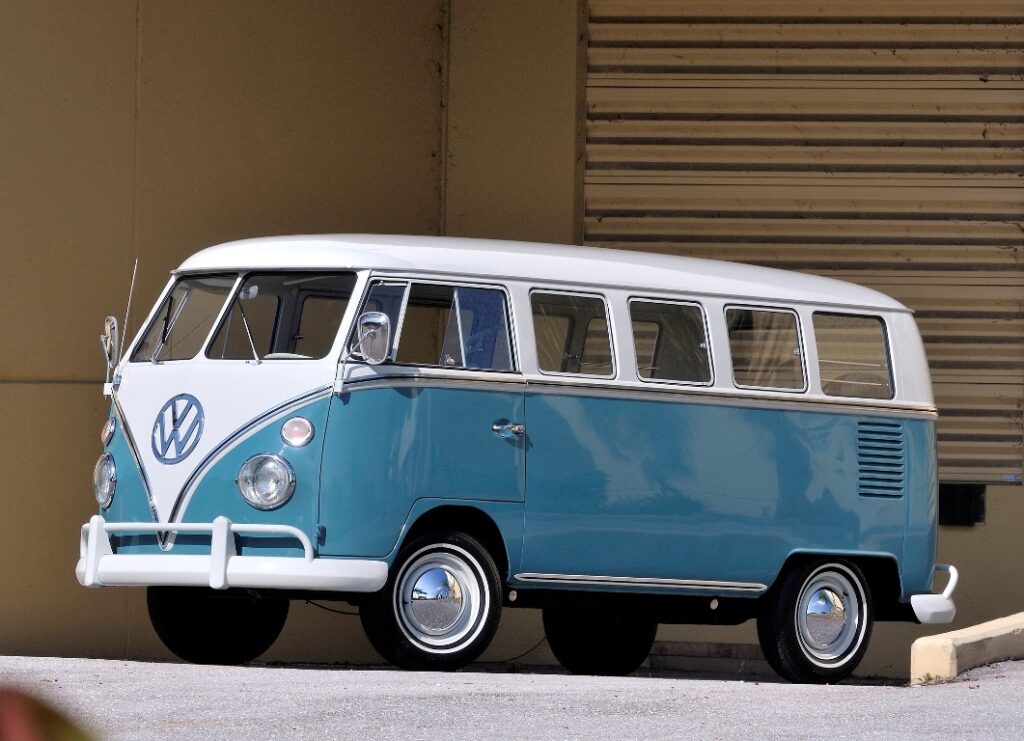 VW Kombi ¿Cómo mantenerse vigente por 50 años?