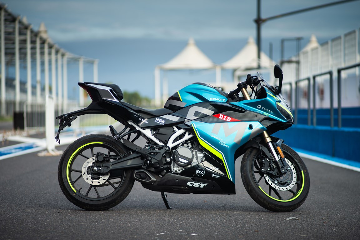 Lanzamiento CFMoto 300 SR 2024