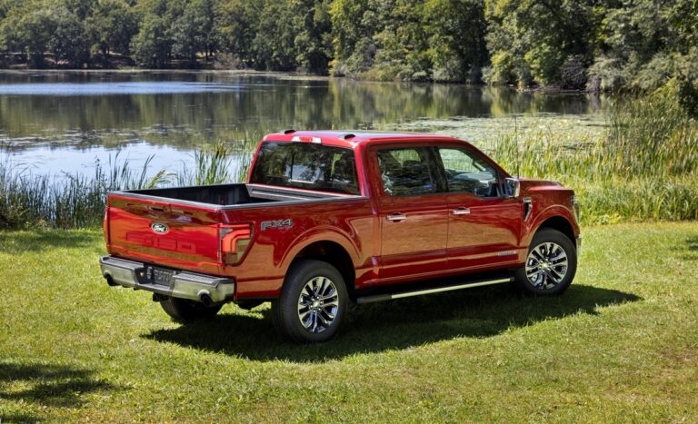 Lanzamiento Ford F-150 2025 (Lariat Híbrida y Tremor V8)