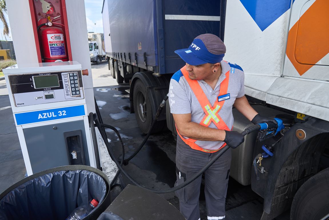 YPF Azul 32: ahora en 80 surtidores de Argentina