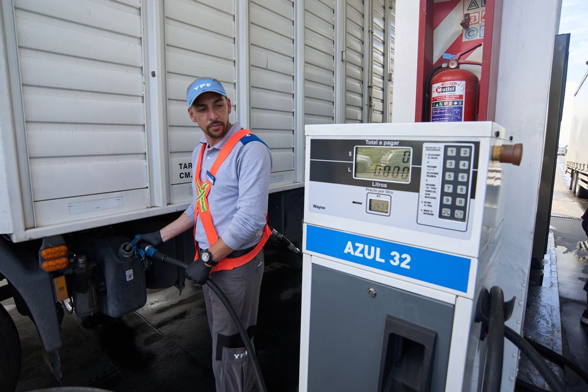 YPF Azul 32: ahora en 80 surtidores de Argentina